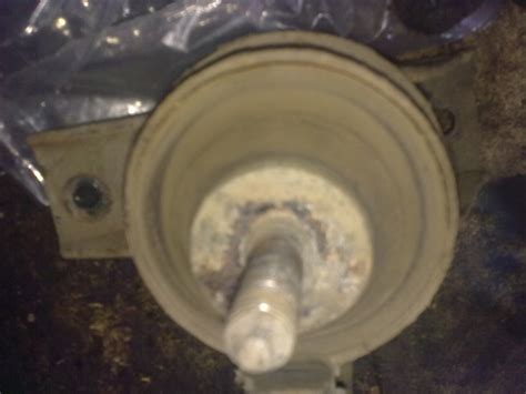 Замена правой опоры двигателя — Hyundai Elantra (3G), 2 л, 2001 года ...