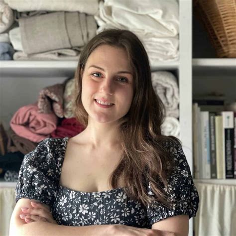 How To Make Fabric Bows Easy Tutorial For Large And Small Bows How To Make Fabric Bows Easy Tutorial For Large And Small Bows