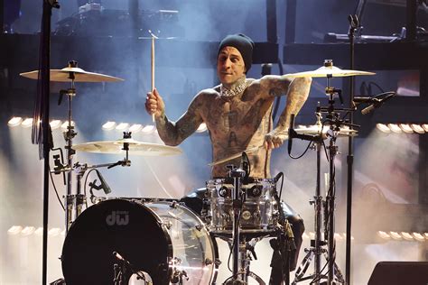 Travis Barker Drumming