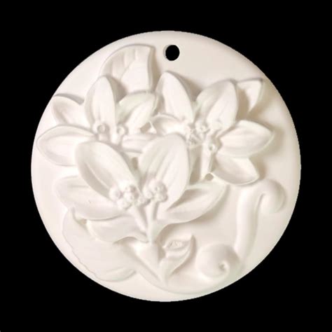 Mini Essential Oil Diffuser Flower Pattern Aroma Diffuser For Yoga Mini Essential Oil Diffuser Flower Pattern Aroma Diffuser For Yoga