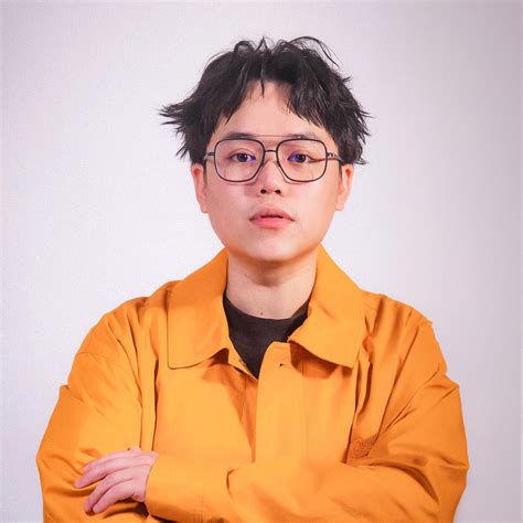 Sen 謝和樺 榮幸擔任《歸心》演唱會kv影像導演 謝謝哥的邀請 Wingokok Bigsoundtw 讓我有機會大展身手完成微電影和前導片 5408x1040的螢幕播放起來真的