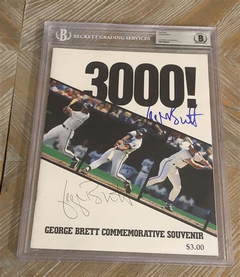 George Brett Autographed Memorabilia Signed Photo Jersey