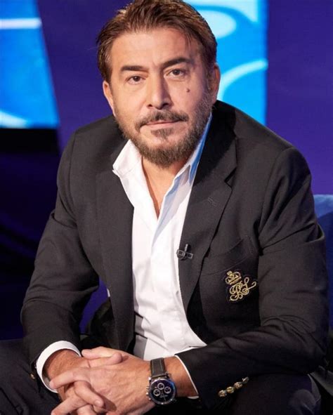 عابد فهد يستعين بالمنجمين لرؤية عائلته ؟ Et بالعربي