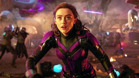 بنت تحصل علي بدله سحرية تحولها لبطله خارقه وتستطيع تصغير حجمها لحجم النمله ومهمته انقاذ العالم