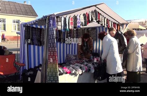 Wool Glove Stock Videos And Footage Hd And 4k Video Clips Alamy