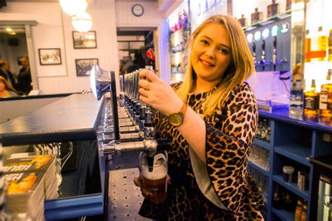 House Full For Sextons Bar Newly Opened On Henry St