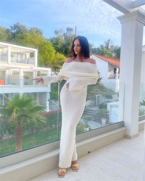 Danielle Ronalds Feet