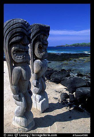 Statues Of Polynesian Idols At Puuhonua O Honauau National Historical