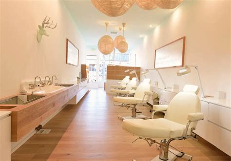 These Facials Of The Future Will Have You In And Out In No Time — Well