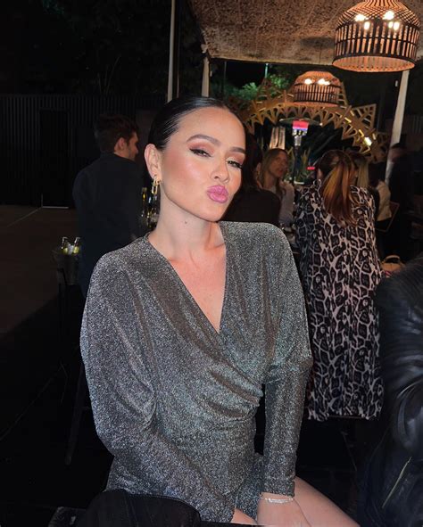 F L A V I A Singer Artist Flavia 111 • Instagram Photos And Videos