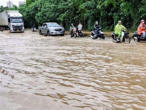 Photo Many Streets In Hanoi Were Flooded Due To The Effects Of Storm Bualoi
