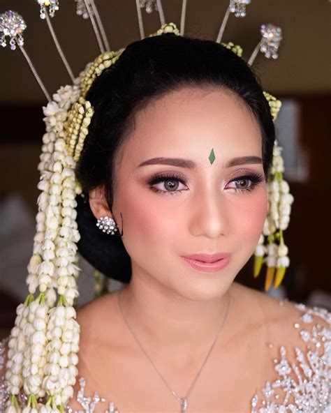 Lebih Simpel Ini 10 Ide Make Up Pernikahan Jawa Tanpa Paes Untuk Modern Heritage Wedding