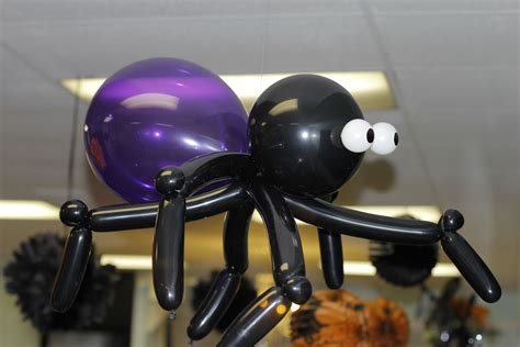 Hanging Balloon Spider Decoration