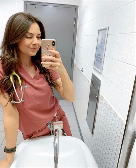 Pin By Simpledropoff On Healthcare Medical Scrubs Outfit Nurse
