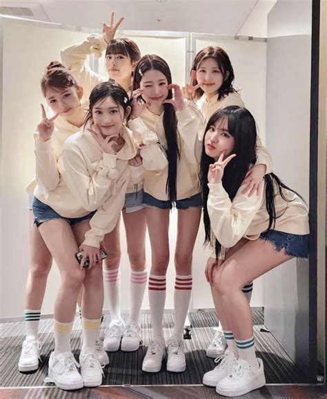 Blip 아이브 단체 샷입니다