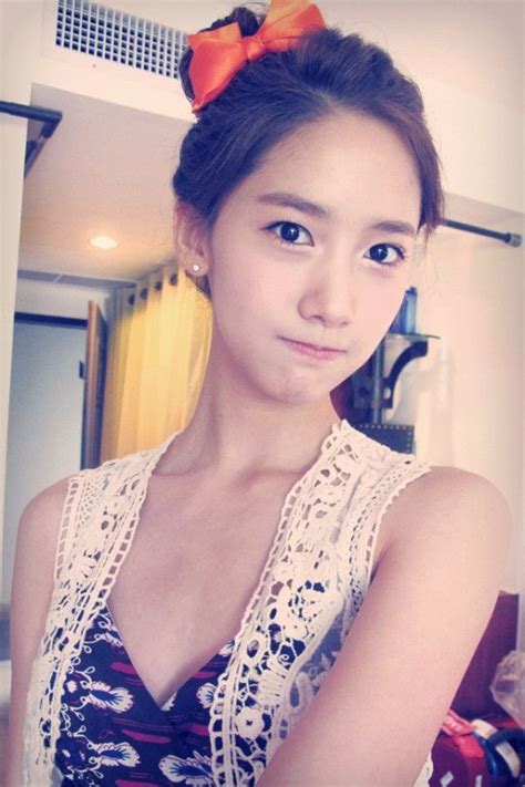Yoona Selca Scrolller