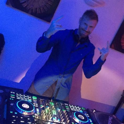 Stream Faithless And Dido Vs Booty Luv One Step Too Shine Ph Remix