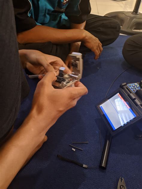 Splashing Fiber Optik Materi Produktif Tkj