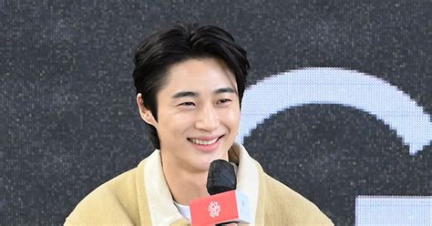 변우석 미소 천사 엑s Hd포토