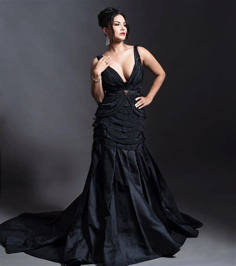 Bold And Classy Looks Of Sunny Leone Bold And Classy Looks Of Sunny Leone