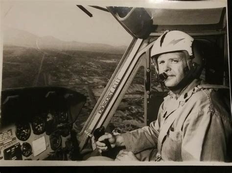 Original 1965 Vietnam War Photo Usmc Marine 1st Maw Helicopter Pilot