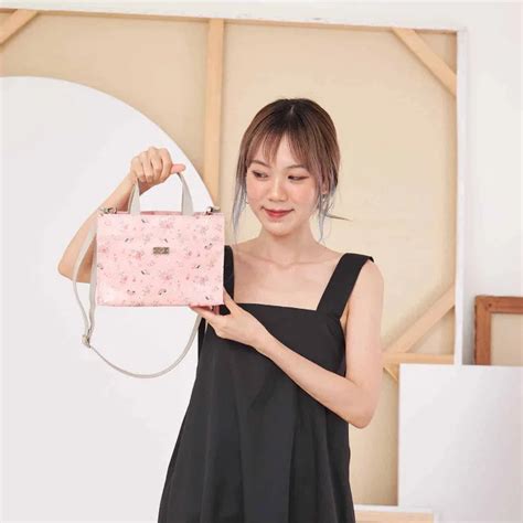 Tiny Hopping ลาย Sweet Garden สีชมพูเทา Th