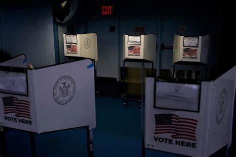 How Split Ticket Voters Could Decide Control Of Congress Pbs News