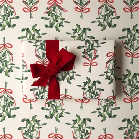 Mistletoe Classic Radish Roots Needlepoint