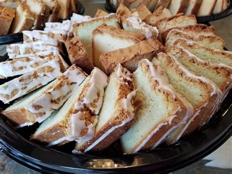 Assorted Tray With 23 Slices