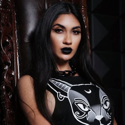 Paris Sinclair Parissinclair • Threads Say More