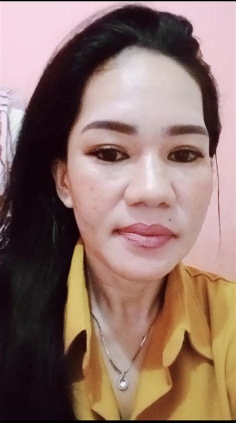 Indo Poop In Plastic En Español