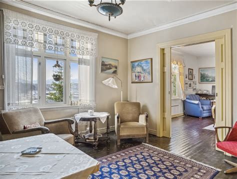 Da Fru Pigalopp Fikk Komme Til Huset Der Tiden Hadde Stått Stille