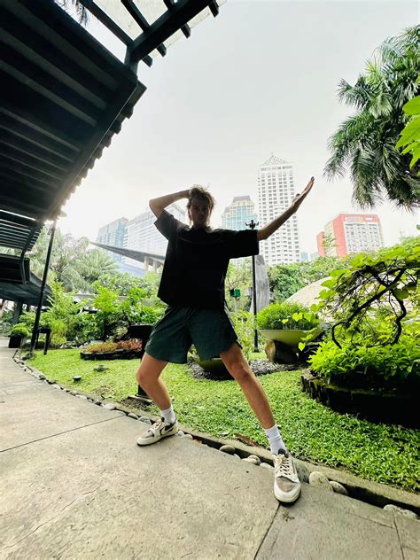 Highlights From Ruels 4th Wall World Tour Show In Manila Metro Style