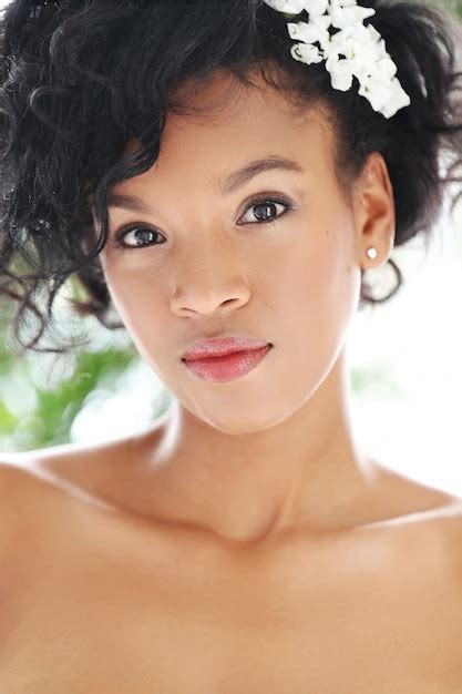 Free Photo Portrait Of Beautiful Nude Woman For Black Skin Care Concept