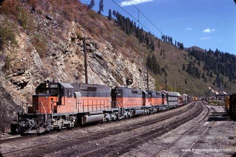 Milwaukee Road Diesel Emd Sd40 2 Loco 3013 1973 35 Mm Diapositive Originale Kodachrome Eur 4 62