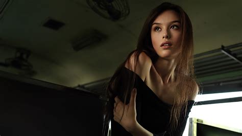 Fashion Magazine Portrait Beautiful Model 5k Preview