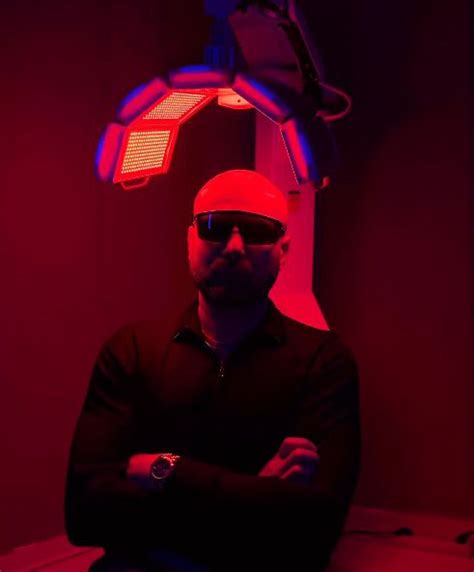 Poza 10 Adrian Mutu și A Făcut Implant De Păr