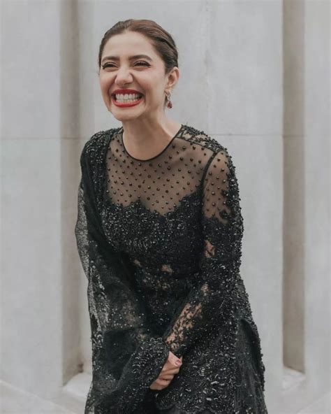 Mahira Khans Stunning Pictures From Hum Awards Shoot Reviewitpk