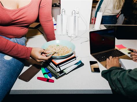 Woman Pretends To Be Japanese Embarrasses Roommate S Friend Now Worries It S Appropriation