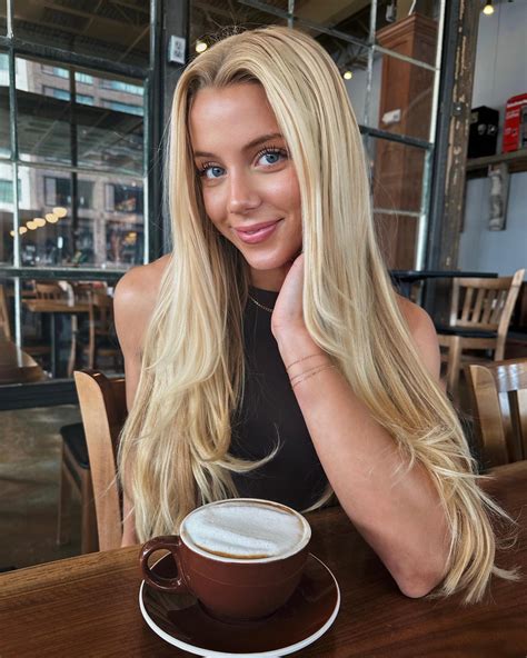 Jess Gardner My Happy Lil Summer🥥🌊🤍🐡🐚 Instagram