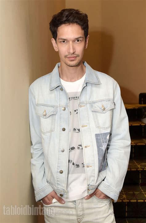 Penampilan Kasual Serba Denim Ala Dimas Beck