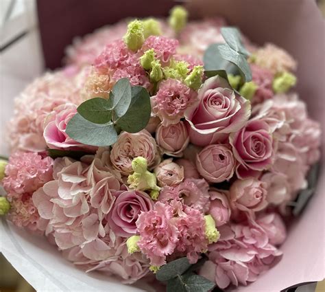 Luxury Rose Hydrangea And Lisianthus Bouquet Ammi Flowers