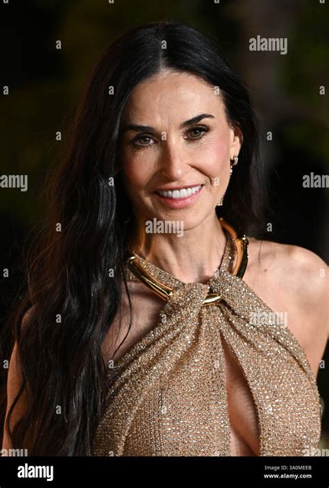 Los Angeles Usa March 2nd 2025 Demi Moore Arriving At The Vanity