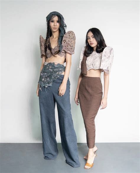 Pin By Eisha Lita On Modern Filipiniana Dress Modern Filipiniana