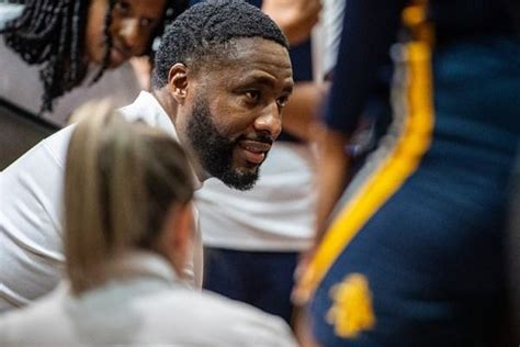 Robinson Reaches Milestone Aandt Wbb Wins North Carolina Aandt