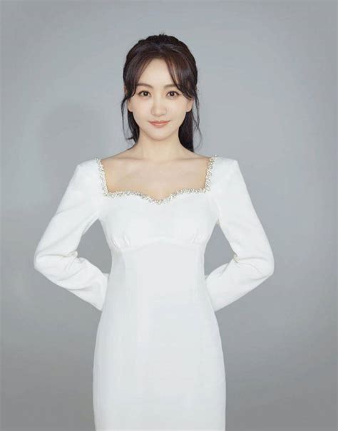 女星杨蓉时尚写真：靓丽姣美、五官端正 搜狐大视野 搜狐新闻