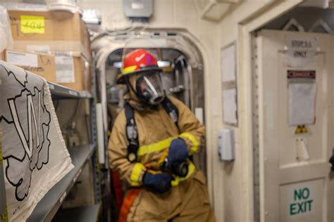 Dvids Images Sailors Complete Damage Control Training Aboard Uss