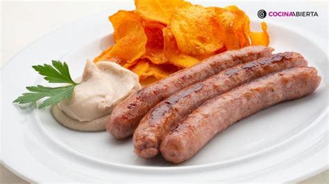Salchichas Con Puré De Castañas Y Chips De Boniato De Arguiñano