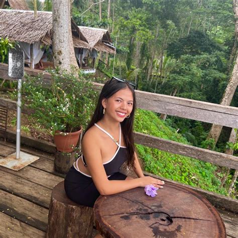 Adelyn 🍃🖤 Facebook