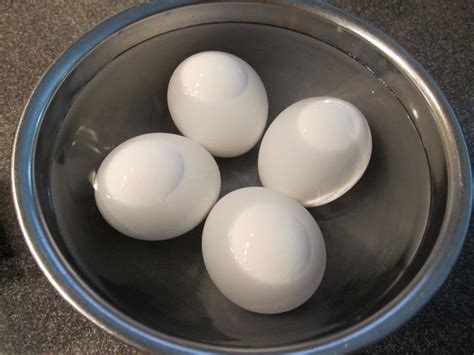How To Boil Eggs Without Cracking Xoum